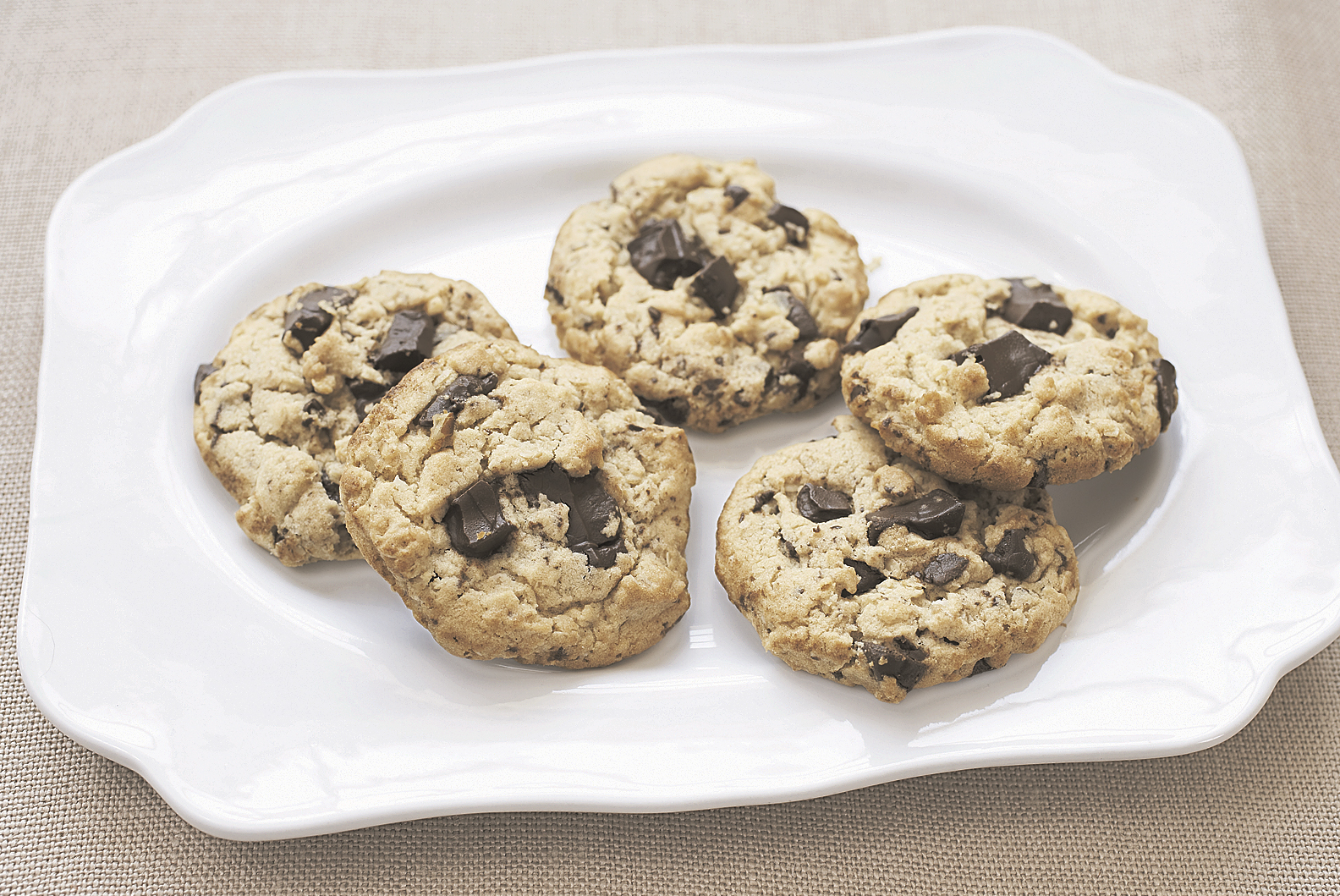Peanut Butter-Chocolate Oatmeal Cookies | BAKER'S | United States ...