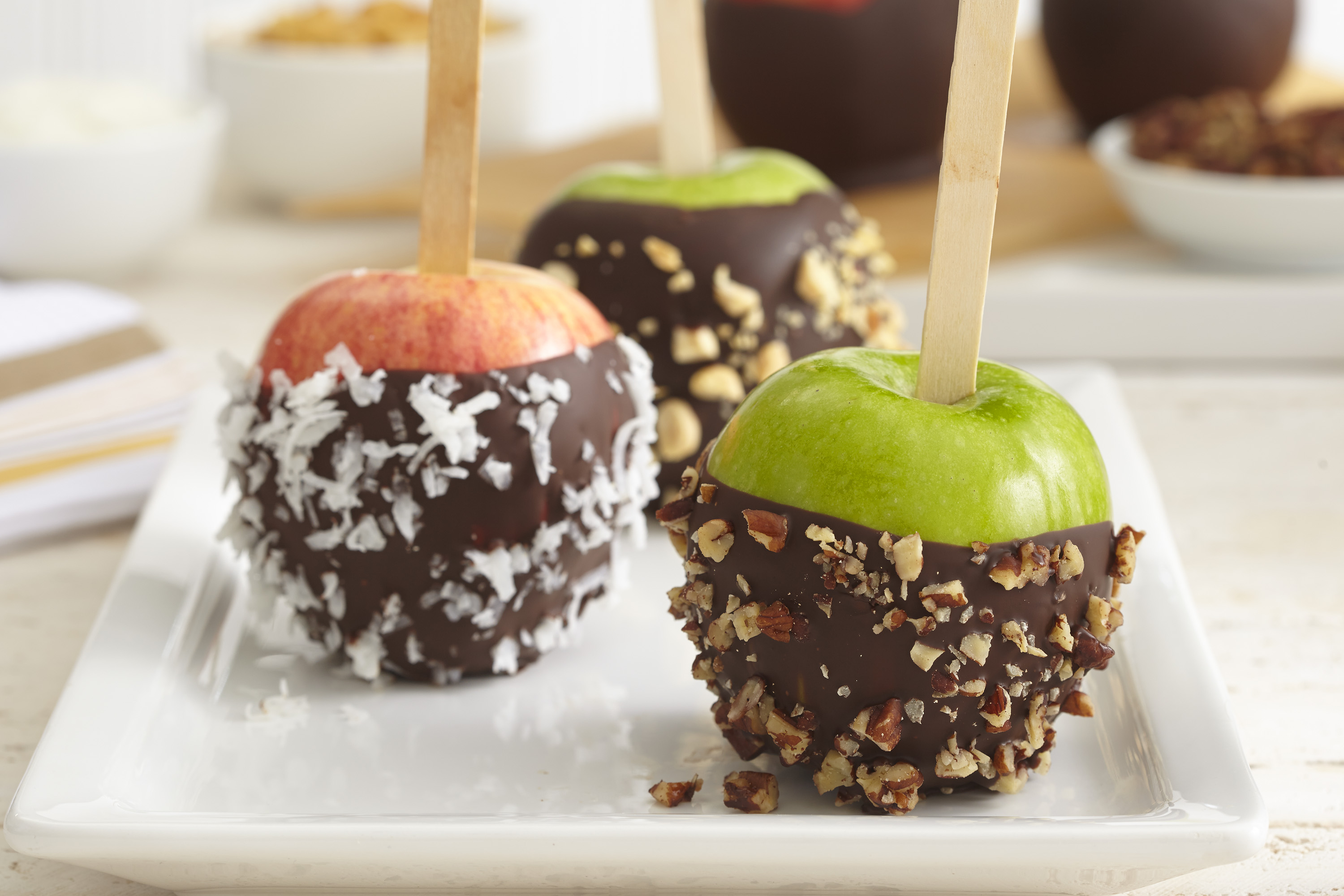 Chocolate-Dipped Apples | BAKER'S | United States | Recipes - Kraft Heinz