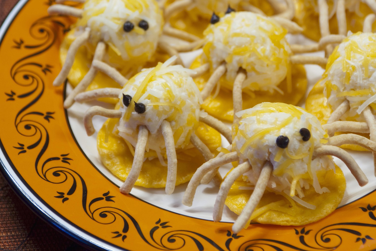 Spider Cheese Balls | PHILADELPHIA | United States | Recipes - Kraft Heinz